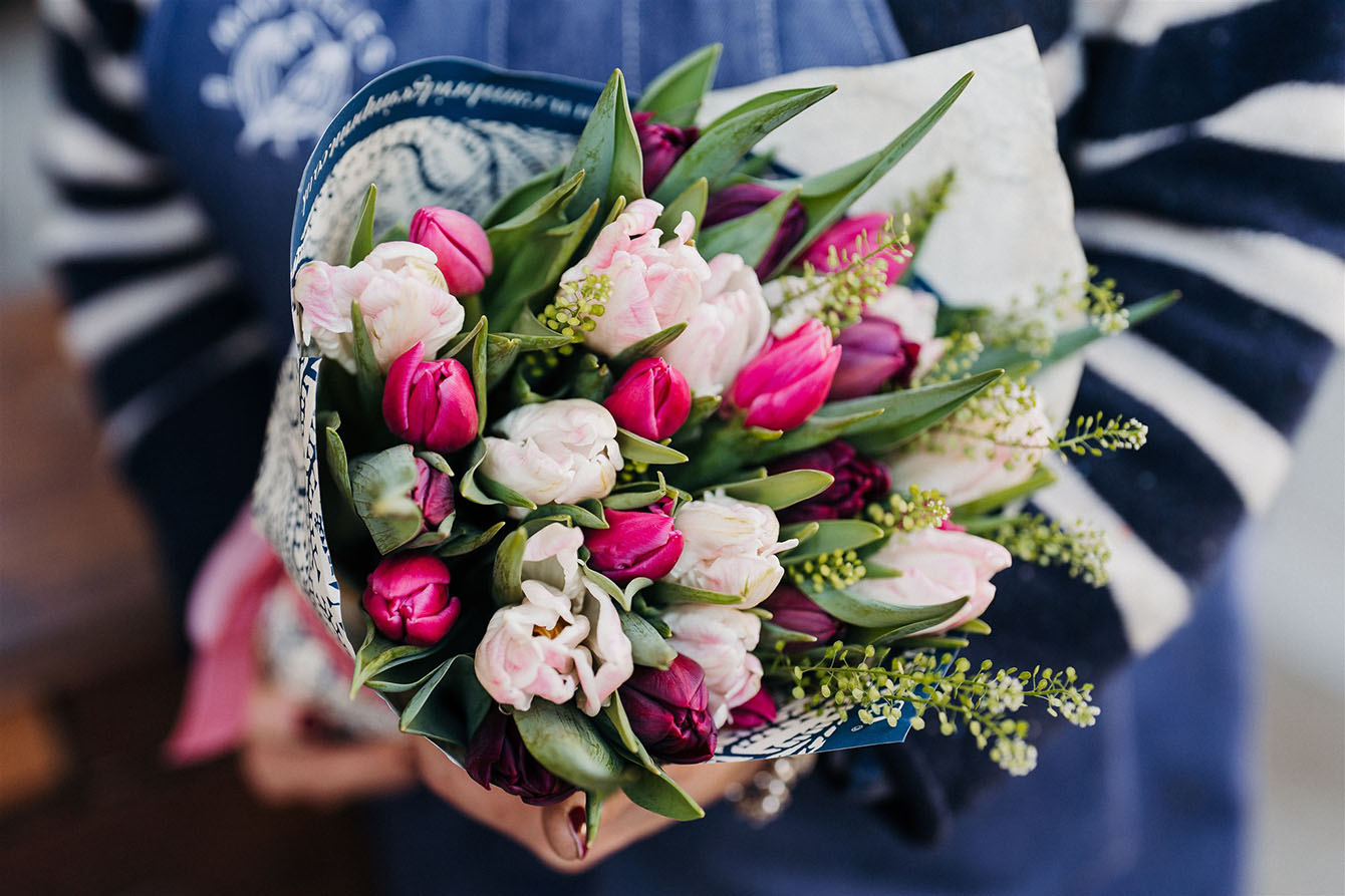 How to Keep Cut Tulips Fresh Longer: Expert Flower Care Tips – Mad Lilies